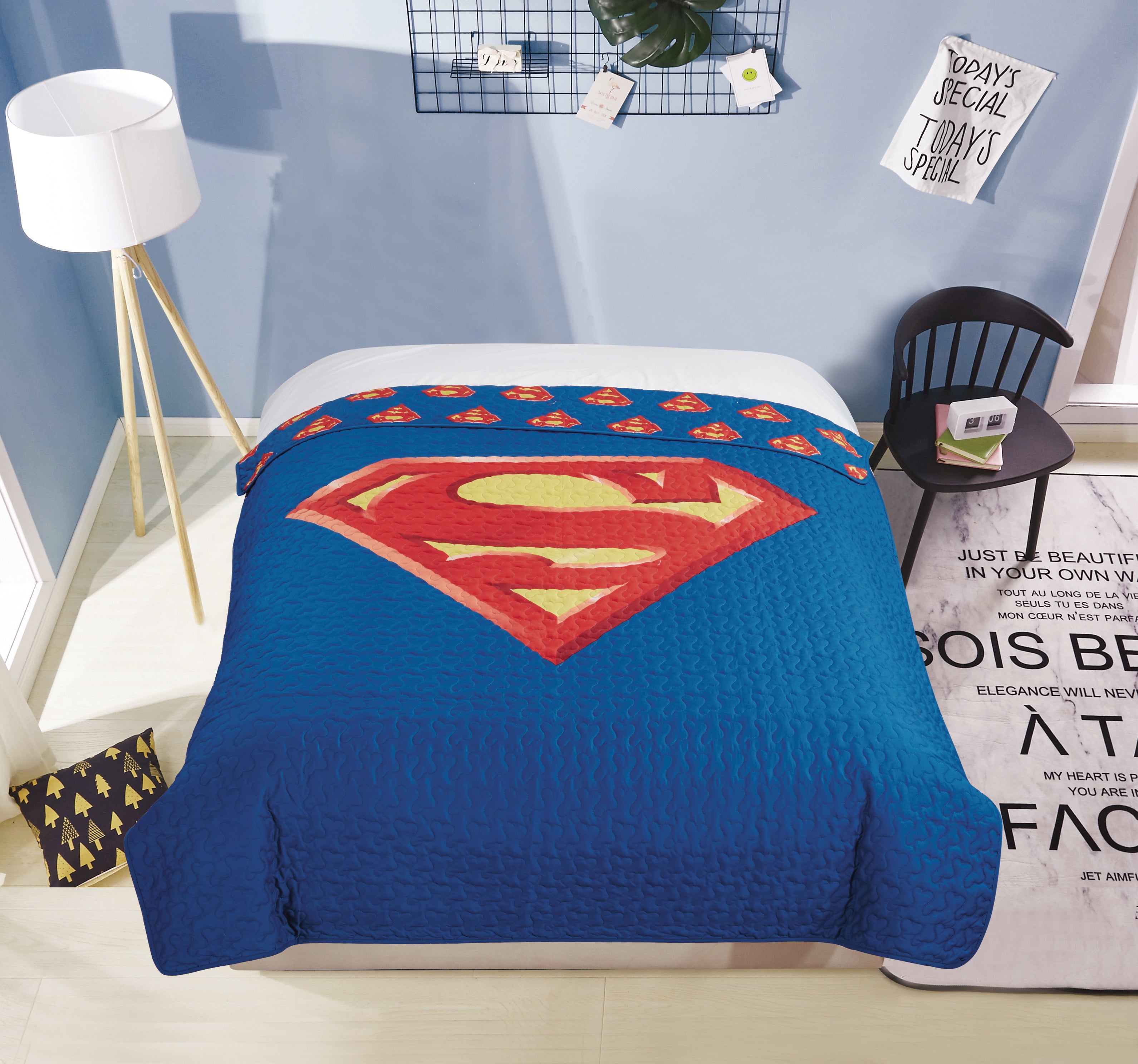 Reversible Bedspread Superman Shield, Twin 68'' x 86''